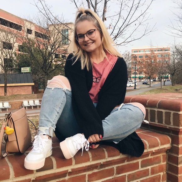 Madi's Closet (@madi_herring) | Poshmark